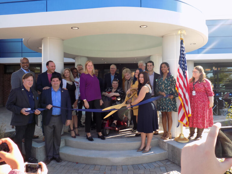 Lindenhurst Memorial Library opens its doors – BBS Arch